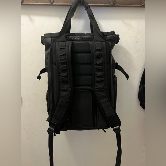 WANDRD | Bags | Wandrd 2l Original Version 1 Prvke Photo Backpack Black ...